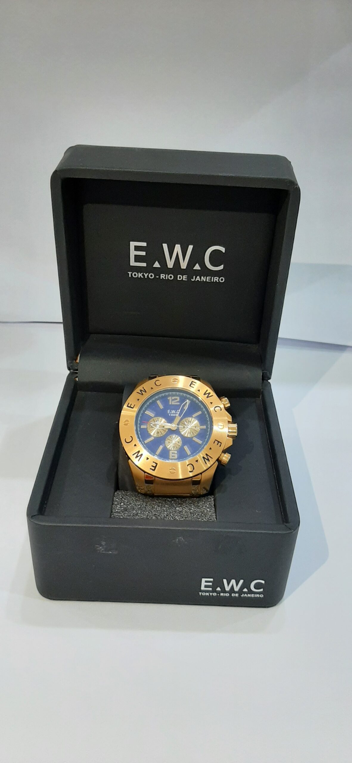 Relógio EWC Dourado - Luis Goes